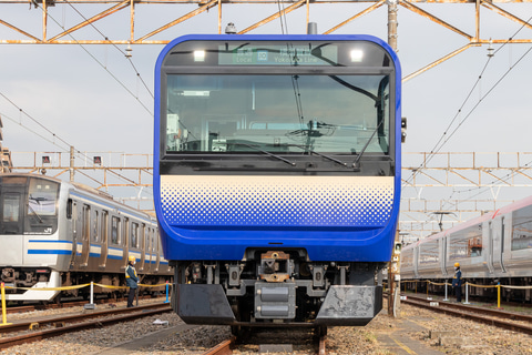 JR東日本、横須賀・総武快速線の新車両「E235系」を公開。グリーン車には無料Wi-Fiやコンセント 12月21日デビュー - トラベル Watch