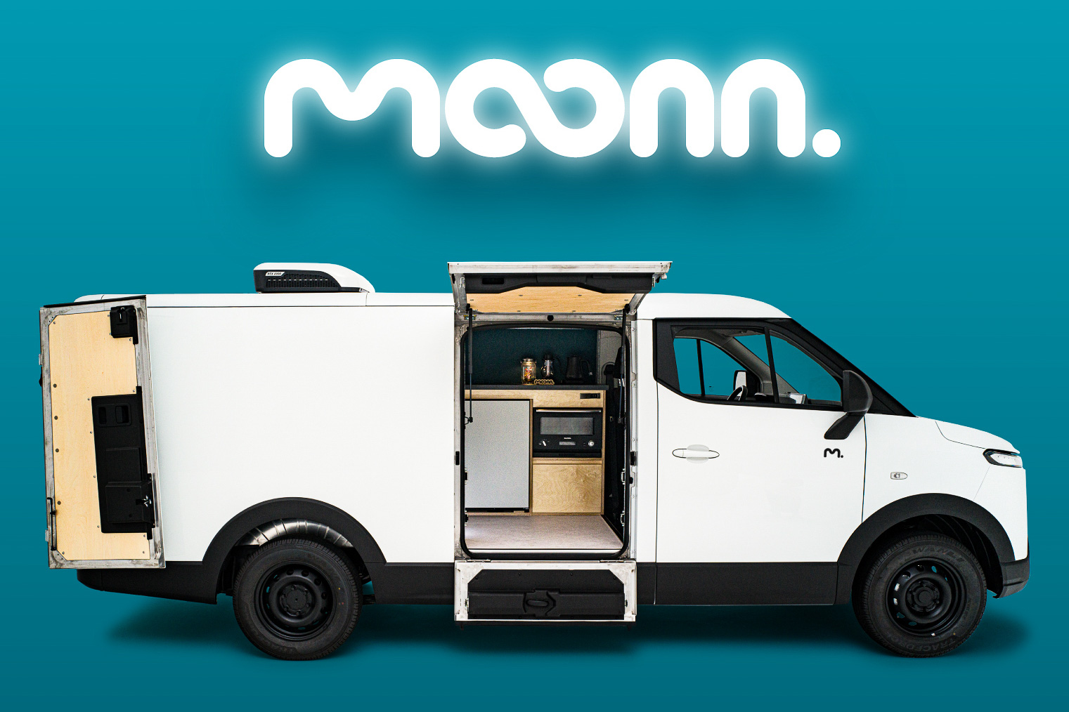 日本初のEVキャンピングカー「moonn. T-01」先行予約開始。家電用サブバッテリー搭載 乗車2名、就寝2名 - トラベル Watch