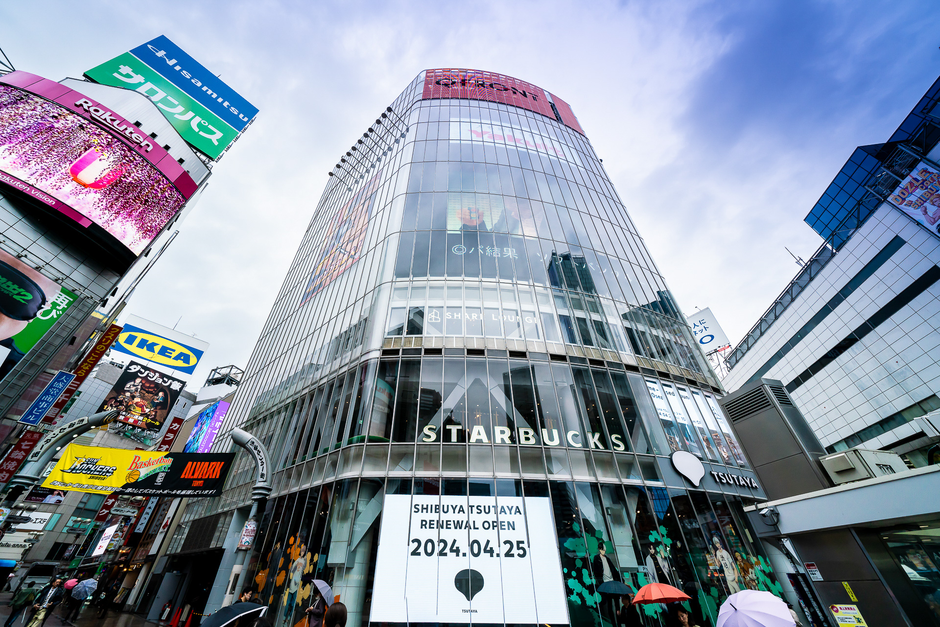 渋谷駅前のツタヤが帰ってきた！ 本日開業「SHIBUYA TSUTAYA」内部をじっくり見てきた - トラベル Watch
