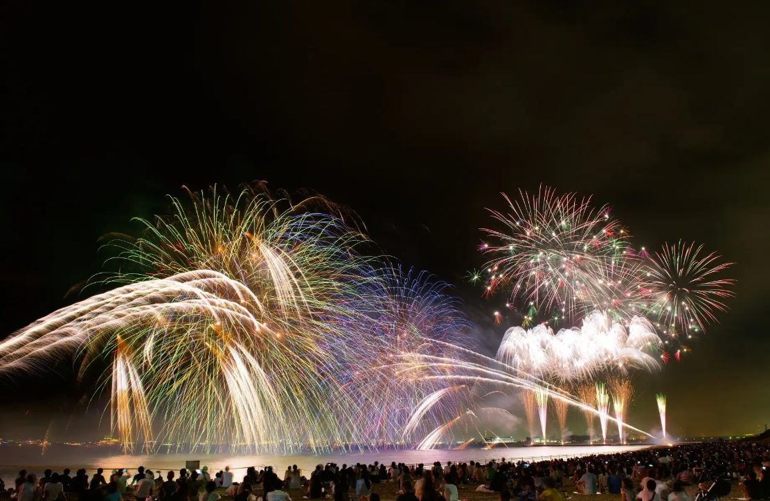 千葉開府900年を祝う「幕張ビーチ花火フェスタ2026」、有料観覧席のチケット発売。国内最大級の2万4000発 - トラベル Watch